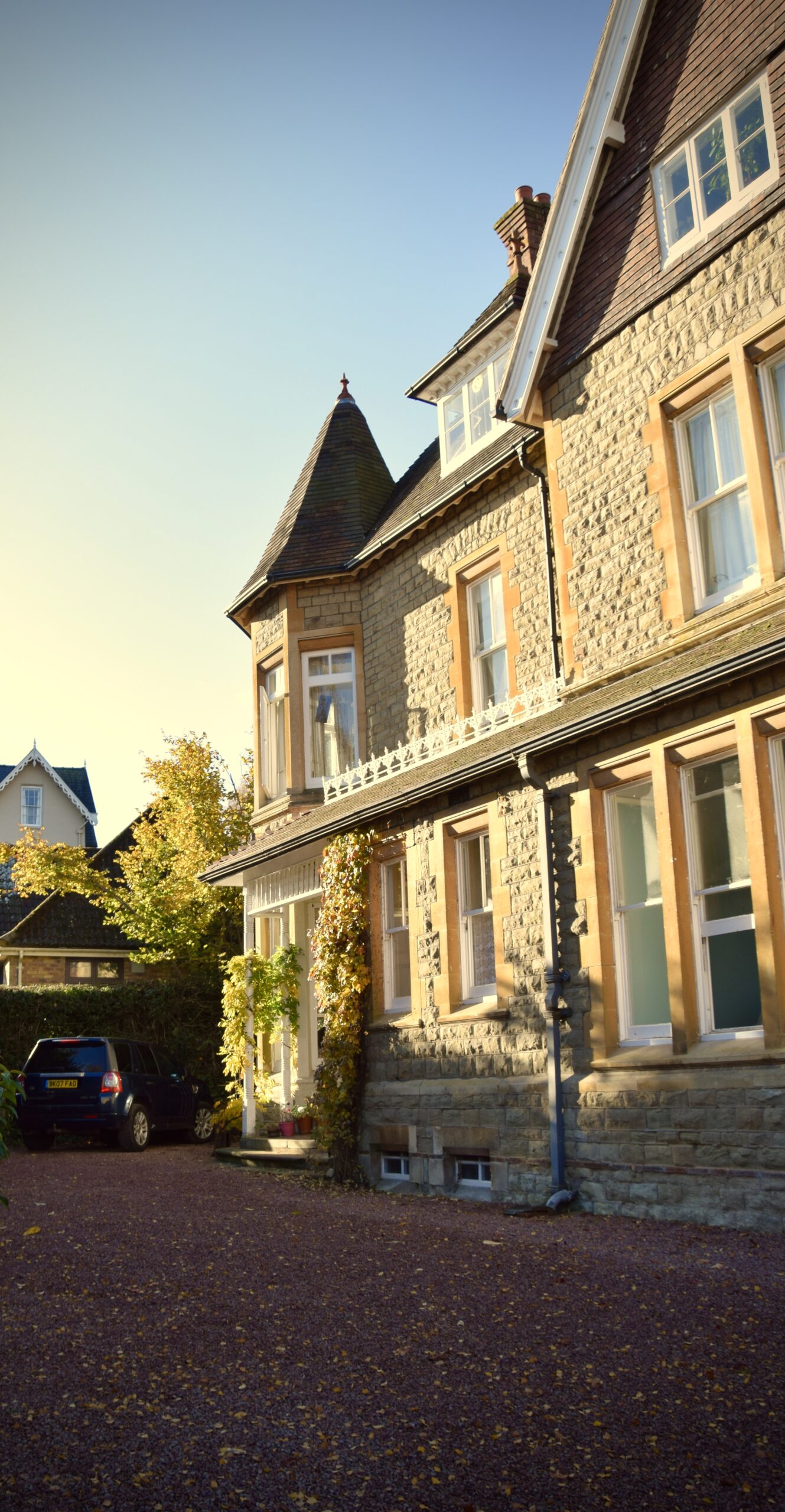 HELLO English - The British Language School